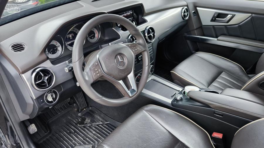 Black Mercedes-Benz glk-250 2012 in Vilnius, with an engine capacity of 2.20 L and mileage of 404 thousand km for 9300 €, photo 21 on AUTOMOTO.COM.LV