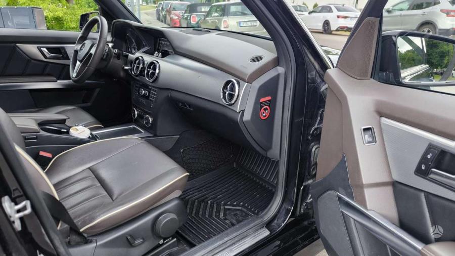 Melns Mercedes-Benz glk-250 2013 Viļņa, ar dzinēja tilpumu 2.14 L un nobraukumu 404 tūkst. km par 8400 €, foto 20 vietnē AUTOMOTO.COM.LV