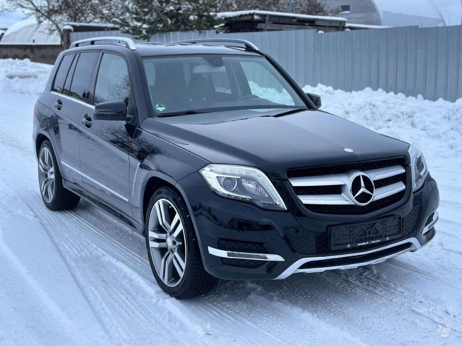 Black Mercedes-Benz glk-250 2015 in Telschi, with an engine capacity of 2.14 L and mileage of 153 thousand km for 14300 €, photo 1 on AUTOMOTO.COM.LV