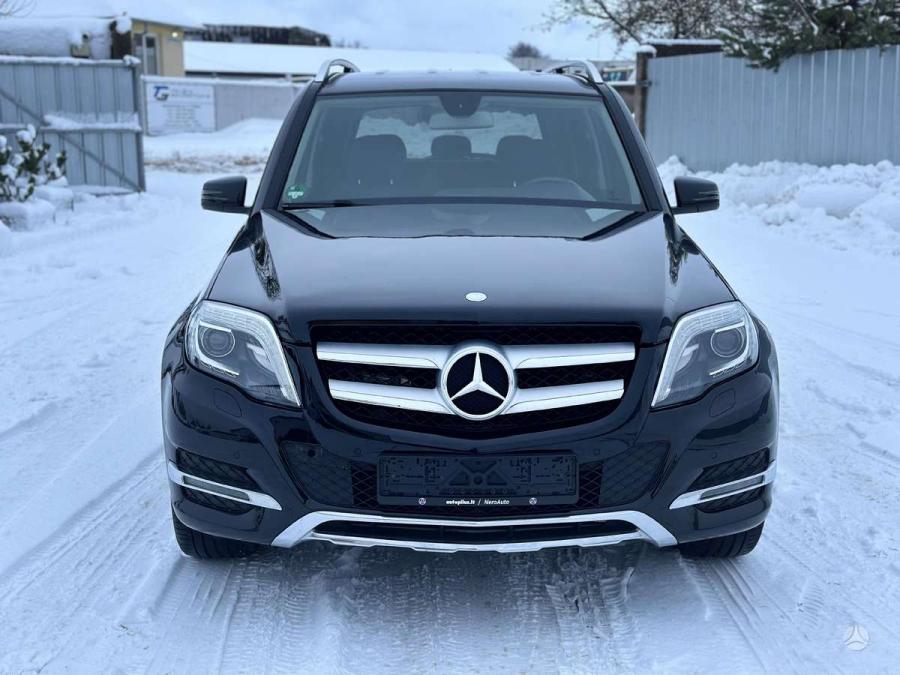 Black Mercedes-Benz glk-250 2015 in Telschi, with an engine capacity of 2.14 L and mileage of 153 thousand km for 14300 €, photo 2 on AUTOMOTO.COM.LV