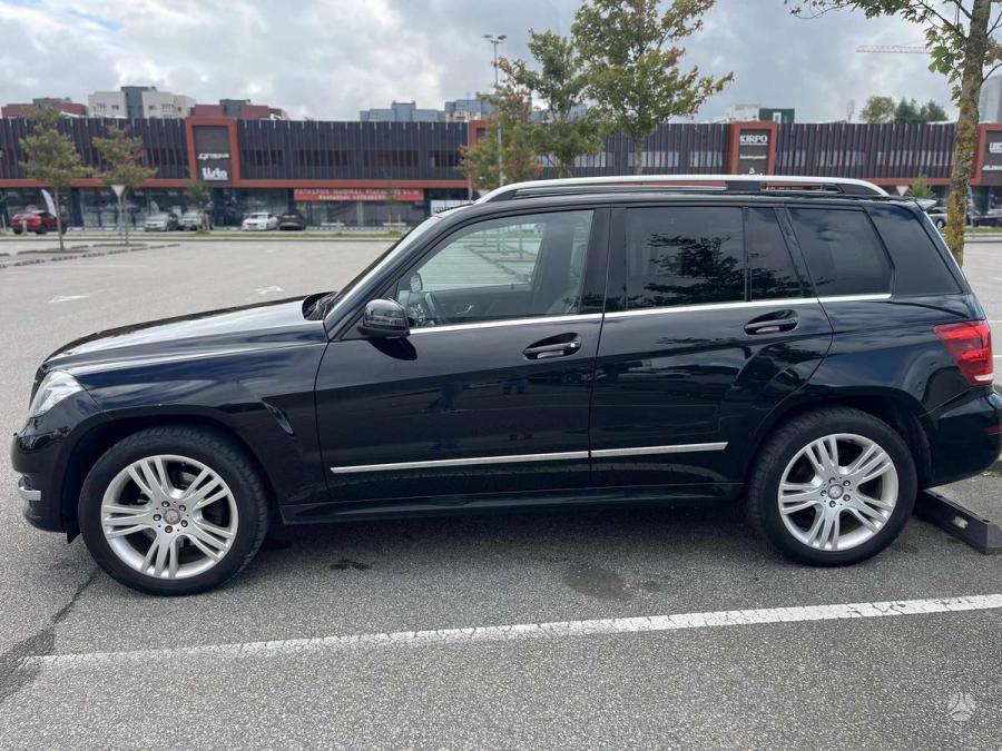 Black Mercedes-Benz glk-250 2015 in Klaipeda, with an engine capacity of 2.14 L and mileage of 178 thousand km for 12000 €, photo 5 on AUTOMOTO.COM.LV