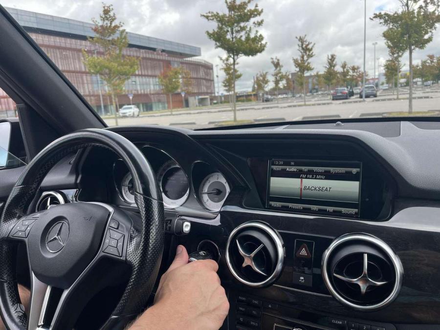 Black Mercedes-Benz glk-250 2015 in Klaipeda, with an engine capacity of 2.14 L and mileage of 178 thousand km for 12000 €, photo 11 on AUTOMOTO.COM.LV