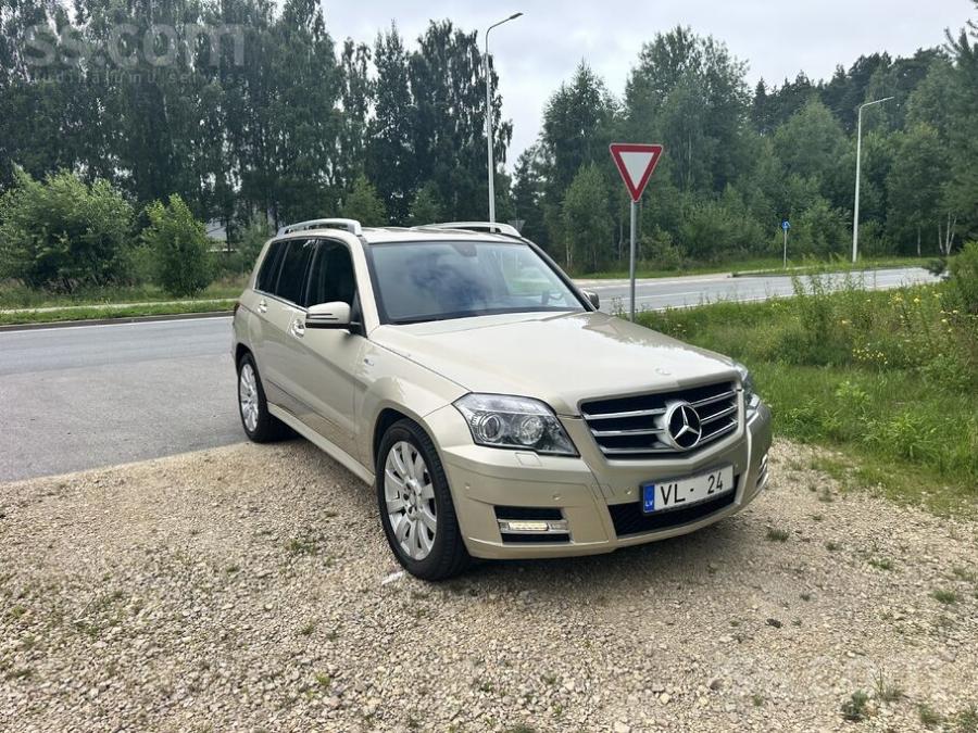 Brown Mercedes-Benz glk-250 2011 in Riga, with an engine capacity of 2.20 L and mileage of 167 thousand km for 11500 €, photo 4 on AUTOMOTO.COM.LV
