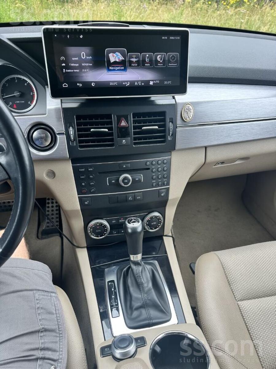 Brown Mercedes-Benz glk-250 2011 in Riga, with an engine capacity of 2.20 L and mileage of 167 thousand km for 11500 €, photo 9 on AUTOMOTO.COM.LV