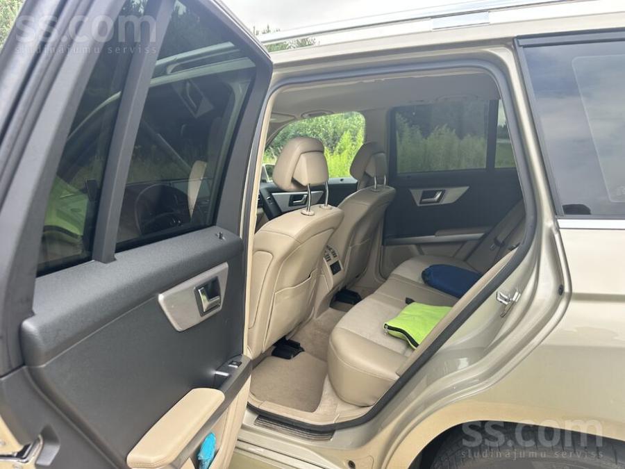 Brown Mercedes-Benz glk-250 2011 in Riga, with an engine capacity of 2.20 L and mileage of 167 thousand km for 11500 €, photo 13 on AUTOMOTO.COM.LV