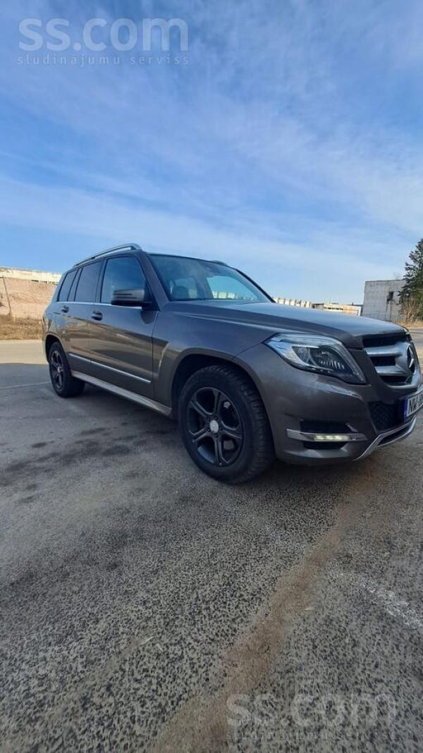 Brown Mercedes-Benz glk-250 2012 in Daugavpils, with an engine capacity of 2.20 L and mileage of 209 thousand km for 12300 €, photo 3 on AUTOMOTO.COM.LV