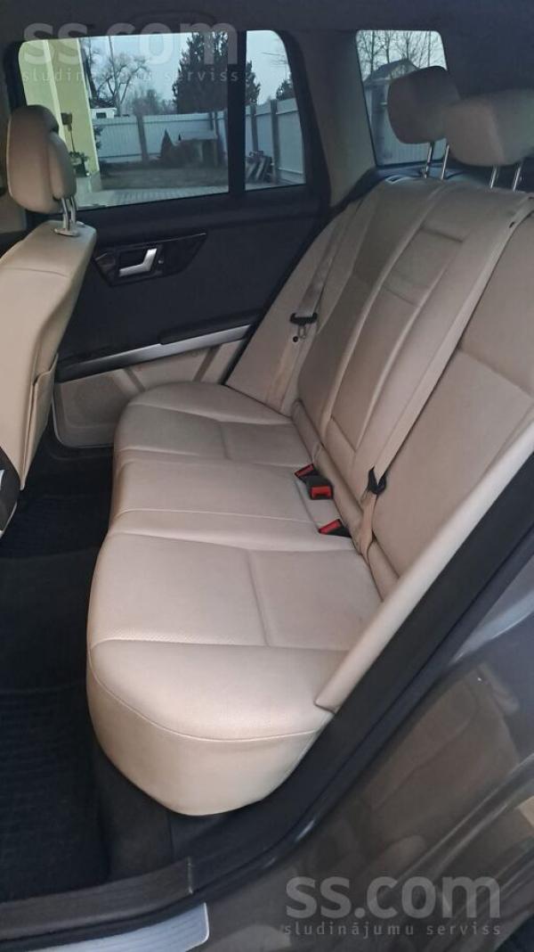 Brown Mercedes-Benz glk-250 2012 in Daugavpils, with an engine capacity of 2.20 L and mileage of 209 thousand km for 12300 €, photo 8 on AUTOMOTO.COM.LV