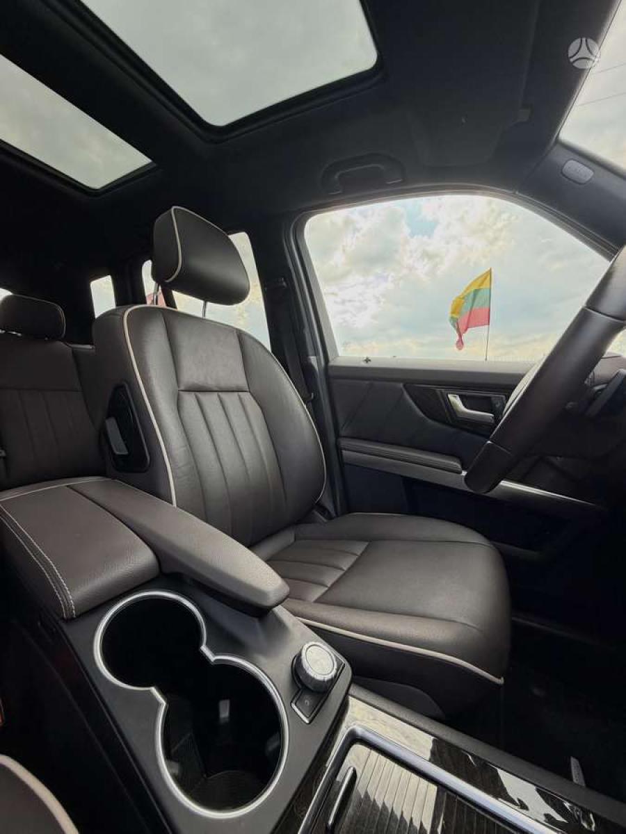 Brūns Mercedes-Benz glk-250 2013 Šauļi, ar dzinēja tilpumu 2.14 L un nobraukumu 294 tūkst. km par 13999 €, foto 32 vietnē AUTOMOTO.COM.LV