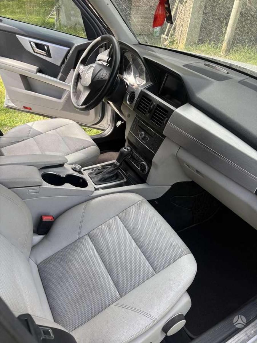Серый Мерседес ГЛК 250 2010 в Шяуляй, объемом двигателя 2.14 л и пробегом 350 тыс. км за 5700 €, фото 7 на AUTOMOTO.COM.LV