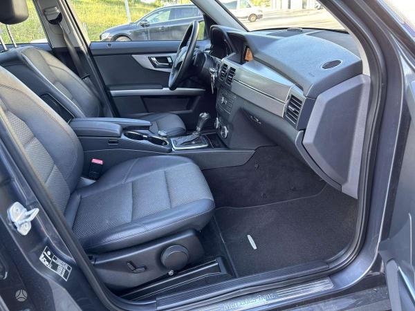 Pelēks Mercedes-Benz glk-250 2011 Viļņa, ar dzinēja tilpumu 2.14 L un nobraukumu 220 tūkst. km par 8900 €, foto 9 vietnē AUTOMOTO.COM.LV