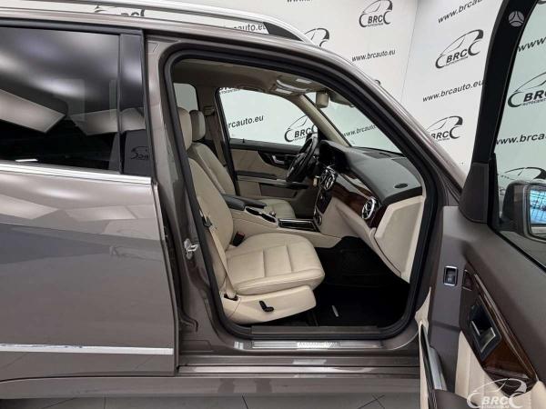 Pelēks Mercedes-Benz glk-250 2013 Viļņa, ar dzinēja tilpumu 2.14 L un nobraukumu 152 tūkst. km par 11700 €, foto 5 vietnē AUTOMOTO.COM.LV