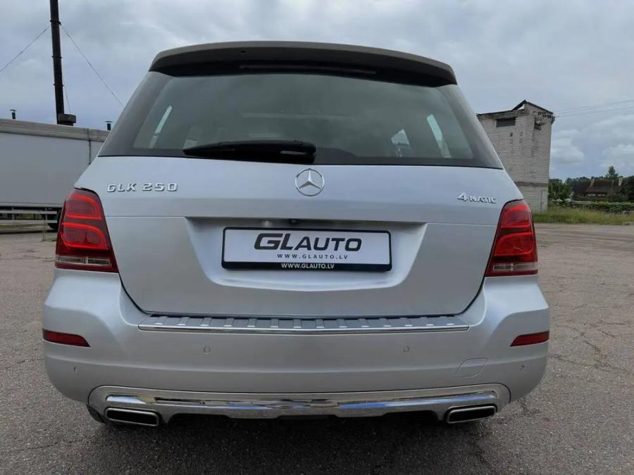 Pelēks Mercedes-Benz glk-250 2014 Tukums, ar dzinēja tilpumu 2.00 L un nobraukumu 263 tūkst. km par 14800 €, foto 4 vietnē AUTOMOTO.COM.LV