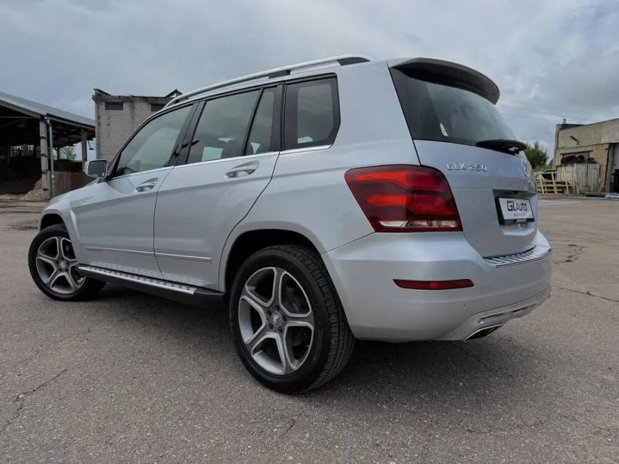 Pelēks Mercedes-Benz glk-250 2014 Tukums, ar dzinēja tilpumu 2.00 L un nobraukumu 263 tūkst. km par 14800 €, foto 7 vietnē AUTOMOTO.COM.LV