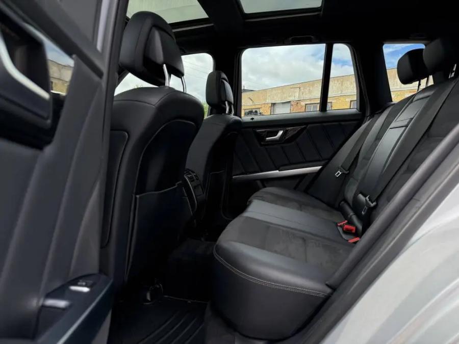 Pelēks Mercedes-Benz glk-250 2014 Tukums, ar dzinēja tilpumu 2.00 L un nobraukumu 263 tūkst. km par 14800 €, foto 12 vietnē AUTOMOTO.COM.LV