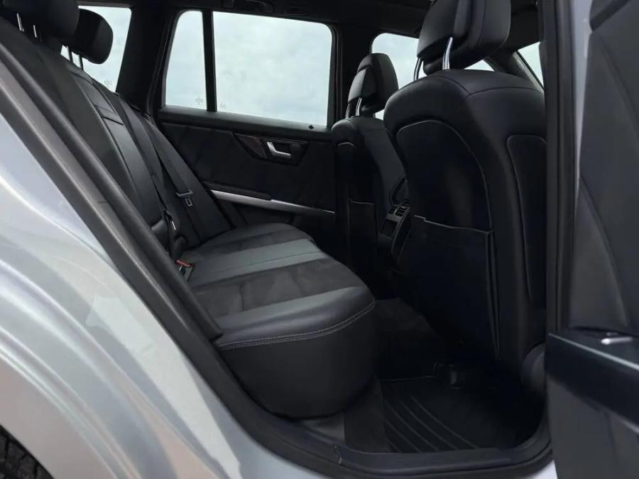 Pelēks Mercedes-Benz glk-250 2014 Tukums, ar dzinēja tilpumu 2.00 L un nobraukumu 263 tūkst. km par 14800 €, foto 13 vietnē AUTOMOTO.COM.LV