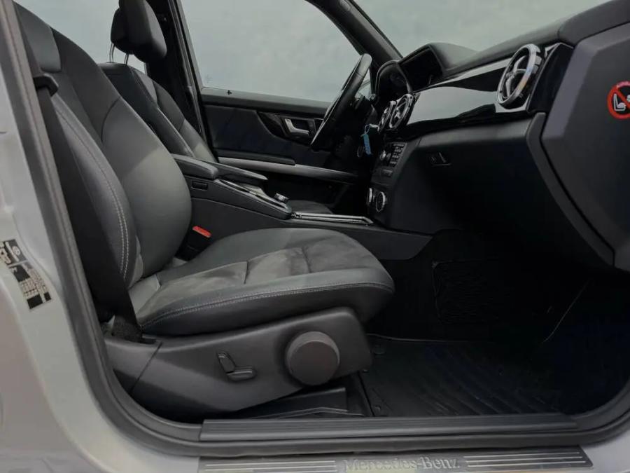 Pelēks Mercedes-Benz glk-250 2014 Tukums, ar dzinēja tilpumu 2.00 L un nobraukumu 263 tūkst. km par 14800 €, foto 14 vietnē AUTOMOTO.COM.LV