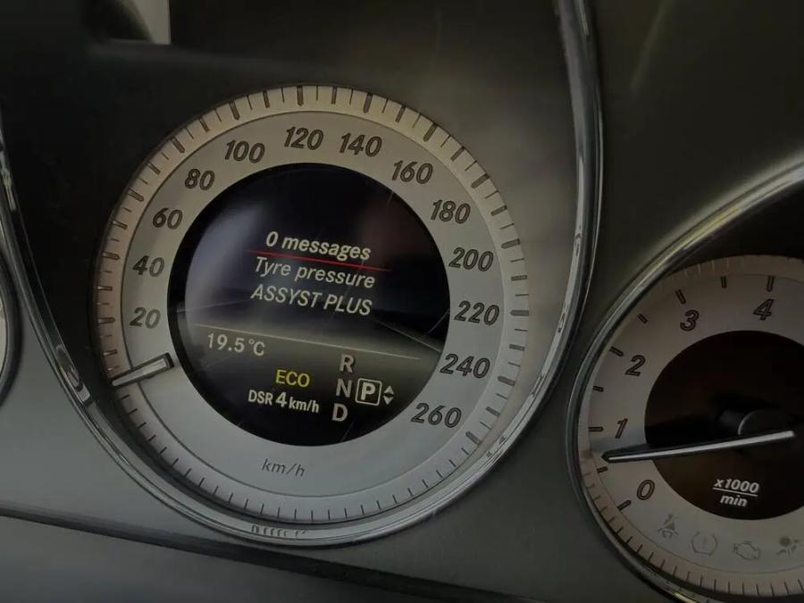 Pelēks Mercedes-Benz glk-250 2014 Tukums, ar dzinēja tilpumu 2.00 L un nobraukumu 263 tūkst. km par 14800 €, foto 28 vietnē AUTOMOTO.COM.LV