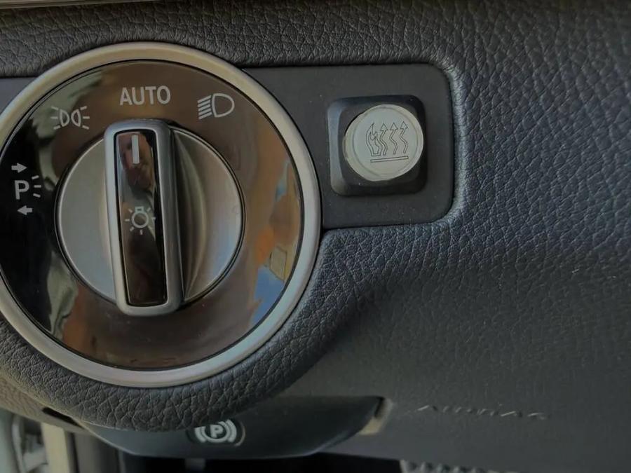 Pelēks Mercedes-Benz glk-250 2014 Tukums, ar dzinēja tilpumu 2.00 L un nobraukumu 263 tūkst. km par 14800 €, foto 31 vietnē AUTOMOTO.COM.LV