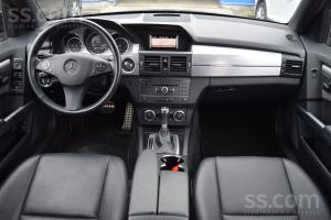 Violet Mercedes-Benz glk-250 2011 in Riga, with an engine capacity of 2.20 L and mileage of 131 thousand km for 11900 €, photo 5 on AUTOMOTO.COM.LV