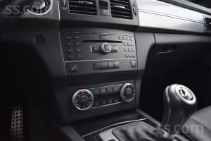 Violet Mercedes-Benz glk-250 2011 in Riga, with an engine capacity of 2.20 L and mileage of 131 thousand km for 11900 €, photo 7 on AUTOMOTO.COM.LV
