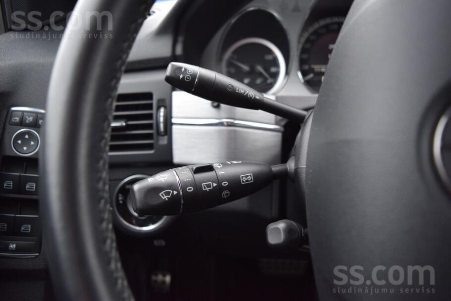 Violet Mercedes-Benz glk-250 2011 in Riga, with an engine capacity of 2.20 L and mileage of 131 thousand km for 11900 €, photo 11 on AUTOMOTO.COM.LV