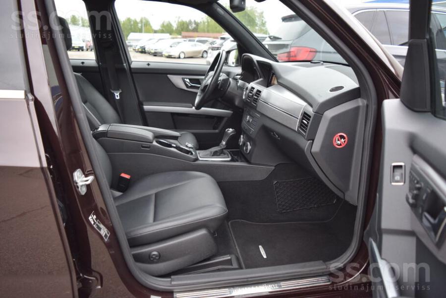 Violet Mercedes-Benz glk-250 2011 in Riga, with an engine capacity of 2.20 L and mileage of 131 thousand km for 11900 €, photo 13 on AUTOMOTO.COM.LV