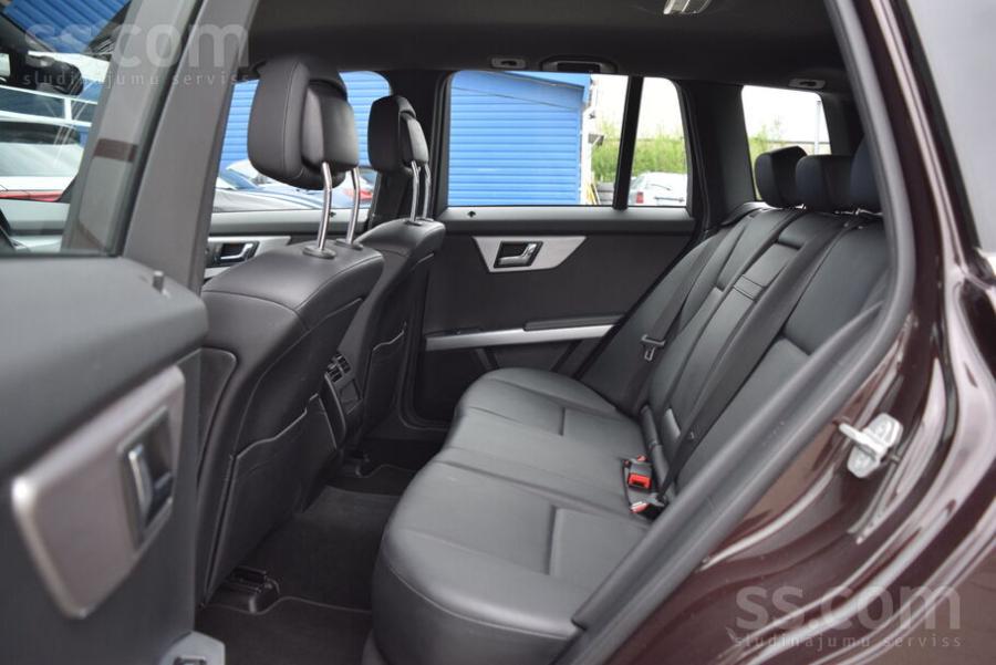 Violet Mercedes-Benz glk-250 2011 in Riga, with an engine capacity of 2.20 L and mileage of 131 thousand km for 11900 €, photo 14 on AUTOMOTO.COM.LV