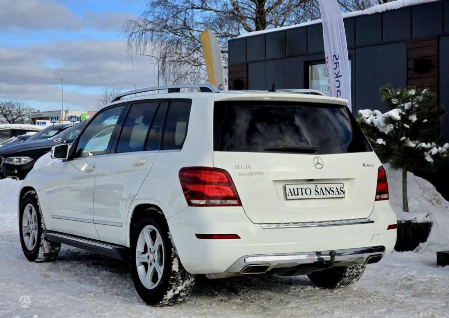 White Mercedes-Benz glk-250 2013 in Taurage, with an engine capacity of 2.14 L and mileage of 330 thousand km for 8800 €, photo 7 on AUTOMOTO.COM.LV