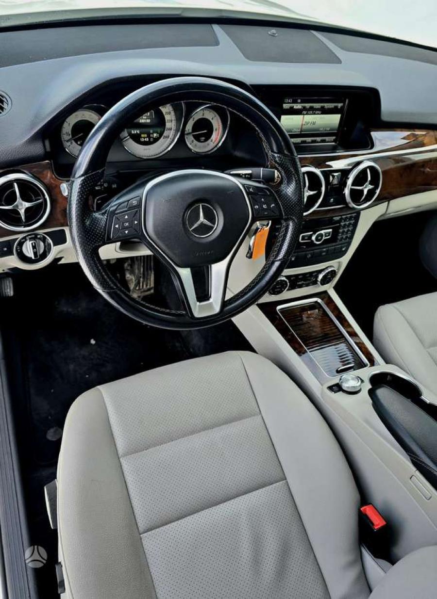 White Mercedes-Benz glk-250 2013 in Taurage, with an engine capacity of 2.14 L and mileage of 330 thousand km for 8800 €, photo 22 on AUTOMOTO.COM.LV