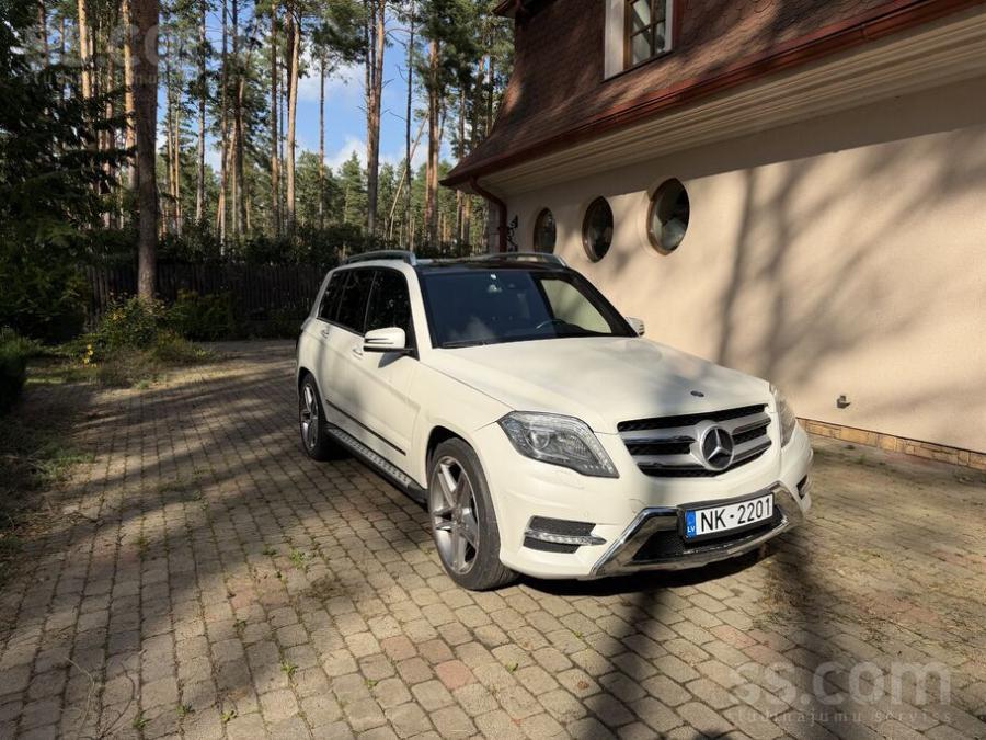White Mercedes-Benz glk-250 2013 in Riga, with an engine capacity of 2.10 L and mileage of 200 thousand km for 13800 €, photo 1 on AUTOMOTO.COM.LV