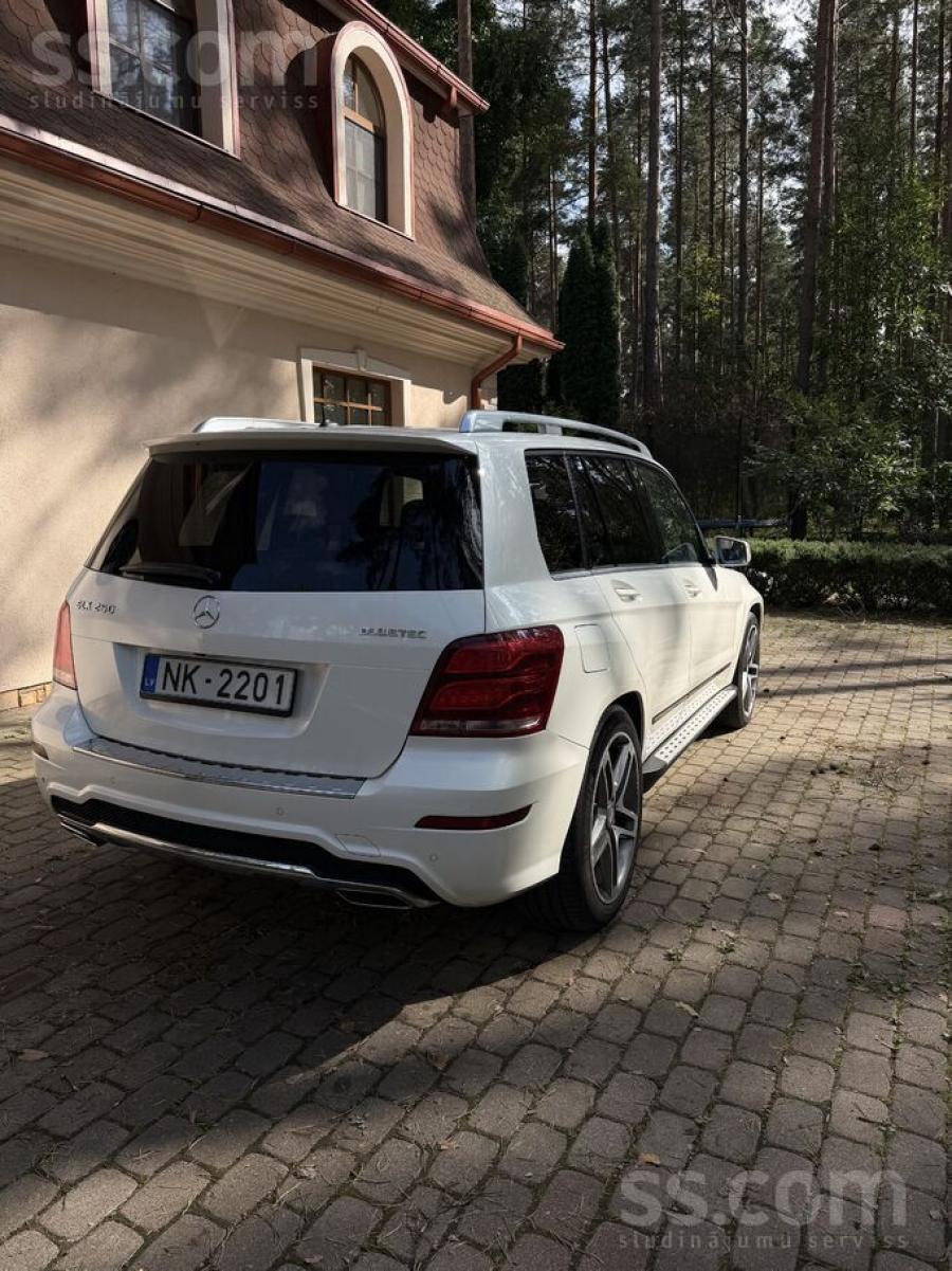 White Mercedes-Benz glk-250 2013 in Riga, with an engine capacity of 2.10 L and mileage of 200 thousand km for 13800 €, photo 5 on AUTOMOTO.COM.LV