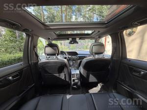 White Mercedes-Benz glk-250 2013 in Riga, with an engine capacity of 2.10 L and mileage of 200 thousand km for 13800 €, photo 10 on AUTOMOTO.COM.LV