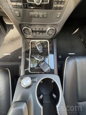 White Mercedes-Benz glk-250 2013 in Riga, with an engine capacity of 2.10 L and mileage of 200 thousand km for 13800 €, photo 13 on AUTOMOTO.COM.LV
