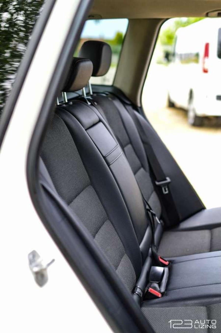 White Mercedes-Benz glk-250 2012 in Kretinga, with an engine capacity of 2.20 L and mileage of 220 thousand km for 9850 €, photo 12 on AUTOMOTO.COM.LV