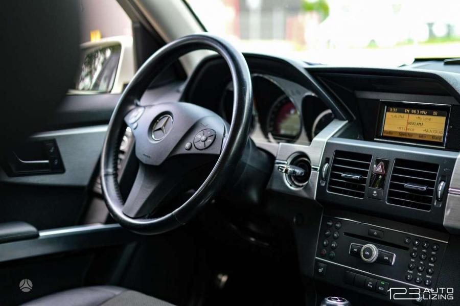 White Mercedes-Benz glk-250 2012 in Kretinga, with an engine capacity of 2.20 L and mileage of 220 thousand km for 9850 €, photo 13 on AUTOMOTO.COM.LV