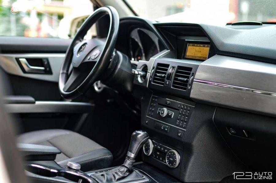 White Mercedes-Benz glk-250 2012 in Kretinga, with an engine capacity of 2.20 L and mileage of 220 thousand km for 9850 €, photo 15 on AUTOMOTO.COM.LV