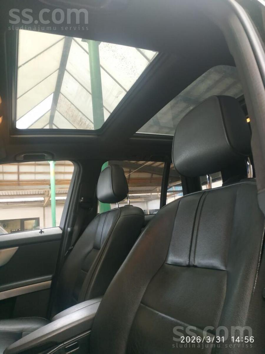 Black Mercedes-Benz GLK 300 2009 in Riga, with an engine capacity of 3.00 L and mileage of 433 thousand km for 6300 €, photo 8 on AUTOMOTO.COM.LV