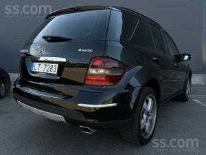 Melns Mercedes-Benz GLK 320 2007 Rīga, ar dzinēja tilpumu 3.00 L un nobraukumu 324 tūkst. km par 4900 €, foto 5 vietnē AUTOMOTO.COM.LV