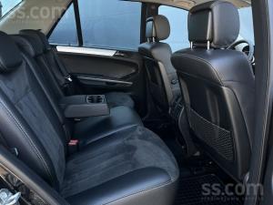 Melns Mercedes-Benz GLK 320 2007 Rīga, ar dzinēja tilpumu 3.00 L un nobraukumu 324 tūkst. km par 4900 €, foto 8 vietnē AUTOMOTO.COM.LV