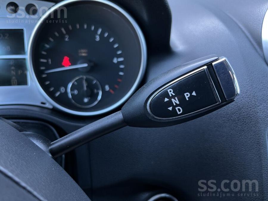 Melns Mercedes-Benz GLK 320 2007 Rīga, ar dzinēja tilpumu 3.00 L un nobraukumu 324 tūkst. km par 4900 €, foto 13 vietnē AUTOMOTO.COM.LV