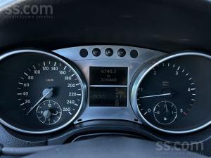 Melns Mercedes-Benz GLK 320 2007 Rīga, ar dzinēja tilpumu 3.00 L un nobraukumu 324 tūkst. km par 4900 €, foto 16 vietnē AUTOMOTO.COM.LV