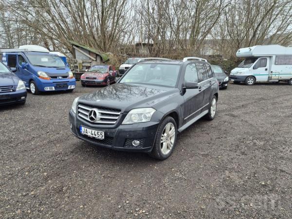 Melns Mercedes-Benz GLK 320 2008 Rīga, ar dzinēja tilpumu 3.00 L un nobraukumu 269 tūkst. km par 7490 €, foto 1 vietnē AUTOMOTO.COM.LV