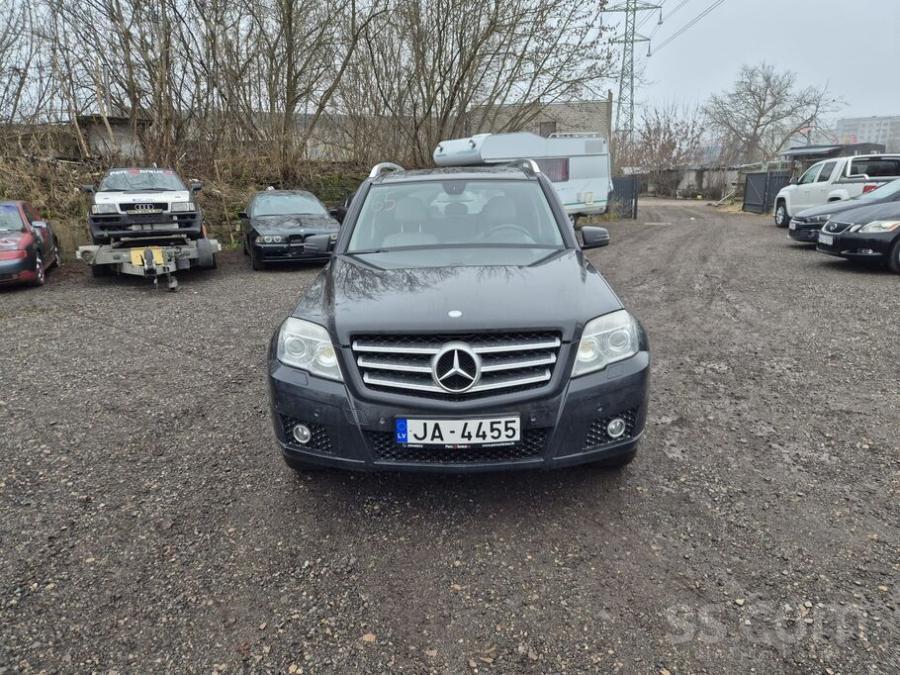 Melns Mercedes-Benz GLK 320 2008 Rīga, ar dzinēja tilpumu 3.00 L un nobraukumu 269 tūkst. km par 7490 €, foto 3 vietnē AUTOMOTO.COM.LV