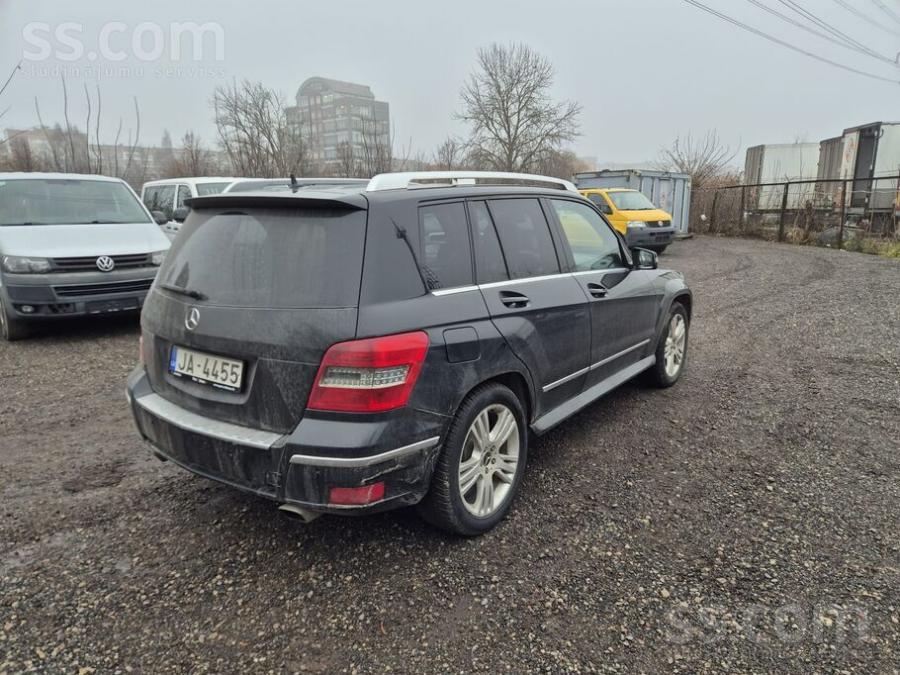 Melns Mercedes-Benz GLK 320 2008 Rīga, ar dzinēja tilpumu 3.00 L un nobraukumu 269 tūkst. km par 7490 €, foto 6 vietnē AUTOMOTO.COM.LV