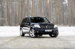 Black Mercedes-Benz GLK 320 2008 in Riga, with an engine capacity of 3.00 L and mileage of 269 thousand km for 6590 €, photo 2 on AUTOMOTO.COM.LV