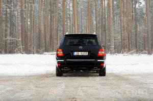 Black Mercedes-Benz GLK 320 2008 in Riga, with an engine capacity of 3.00 L and mileage of 269 thousand km for 6590 €, photo 6 on AUTOMOTO.COM.LV