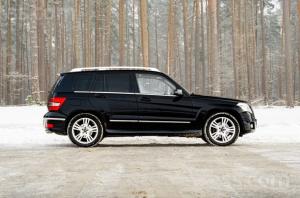 Black Mercedes-Benz GLK 320 2008 in Riga, with an engine capacity of 3.00 L and mileage of 269 thousand km for 6590 €, photo 8 on AUTOMOTO.COM.LV