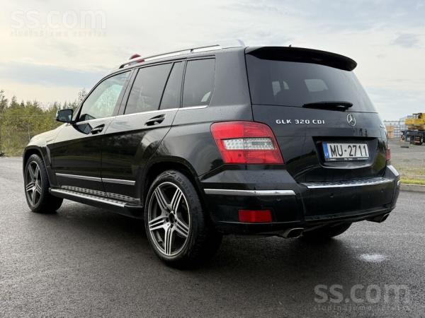 Mercedes-Benz GLK 320 2008 in Liepaja on AUTOMOTO.COM.LV Black Mercedes-Benz GLK 320 2008 in Liepaja, with an engine capacity of 3.00 L and mileage of 312 thousand km for 5400 €, photo 3 on AUTOMOTO.COM.LV