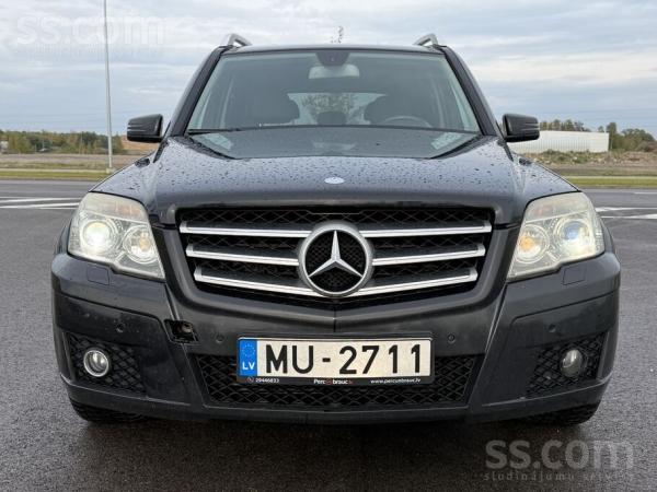 Mercedes-Benz GLK 320 2008 in Liepaja on AUTOMOTO.COM.LV Black Mercedes-Benz GLK 320 2008 in Liepaja, with an engine capacity of 3.00 L and mileage of 312 thousand km for 5400 €, photo 8 on AUTOMOTO.COM.LV