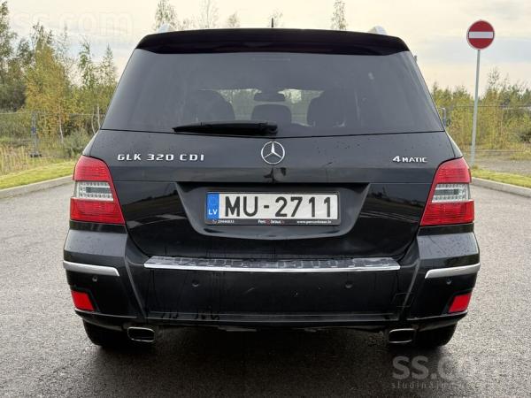 Mercedes-Benz GLK 320 2008 in Liepaja on AUTOMOTO.COM.LV Black Mercedes-Benz GLK 320 2008 in Liepaja, with an engine capacity of 3.00 L and mileage of 312 thousand km for 5400 €, photo 9 on AUTOMOTO.COM.LV
